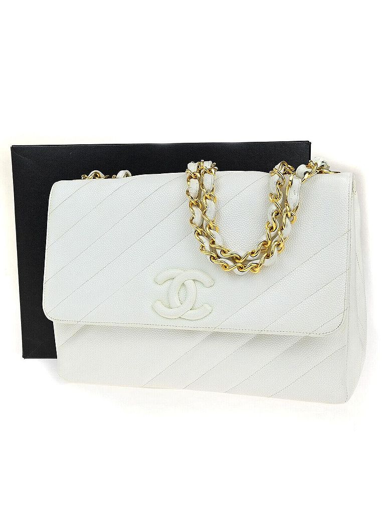 Chanel 100% Leather Solid White Flap Bag White Leather Shoulder Bag One ...
